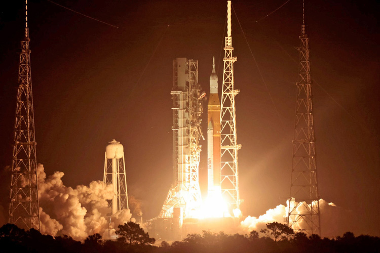 Lockheed Martin–Built Orion Spacecraft Launched to the Moon on Historic ...